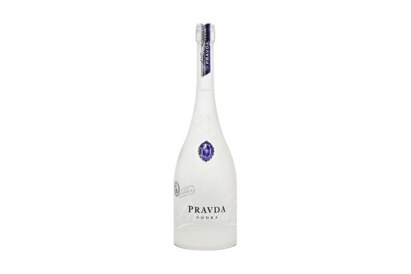 Vodka PRAVDA 750 ml en Tienda Inglesa